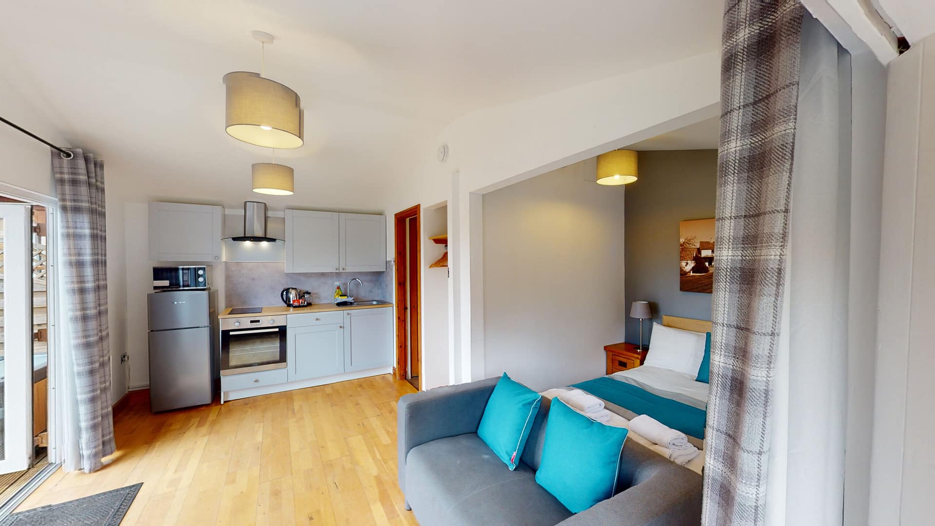 Hot Tub Holiday Lodge Sleeps 2 In Pickering