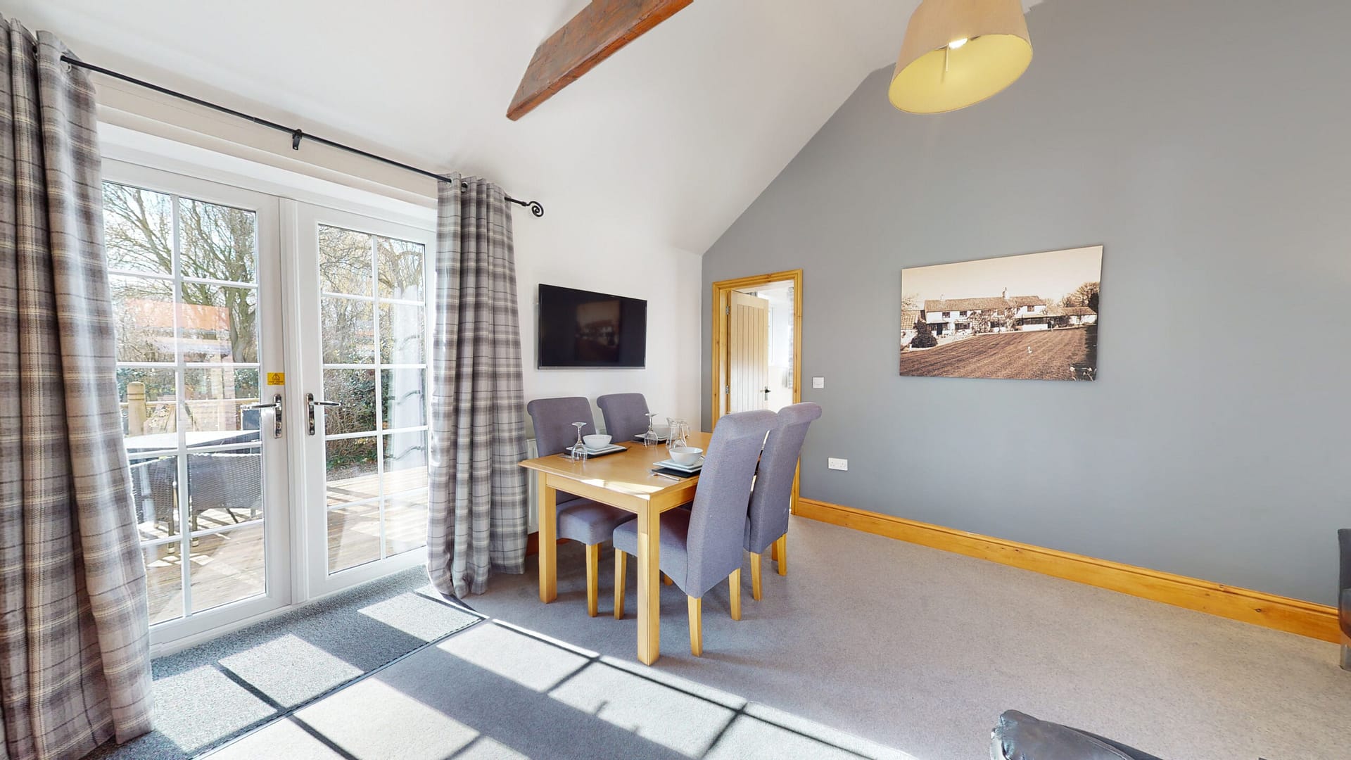 Two Bedroom Hot Tub Cottage In Pickering - The Old Pig Sty