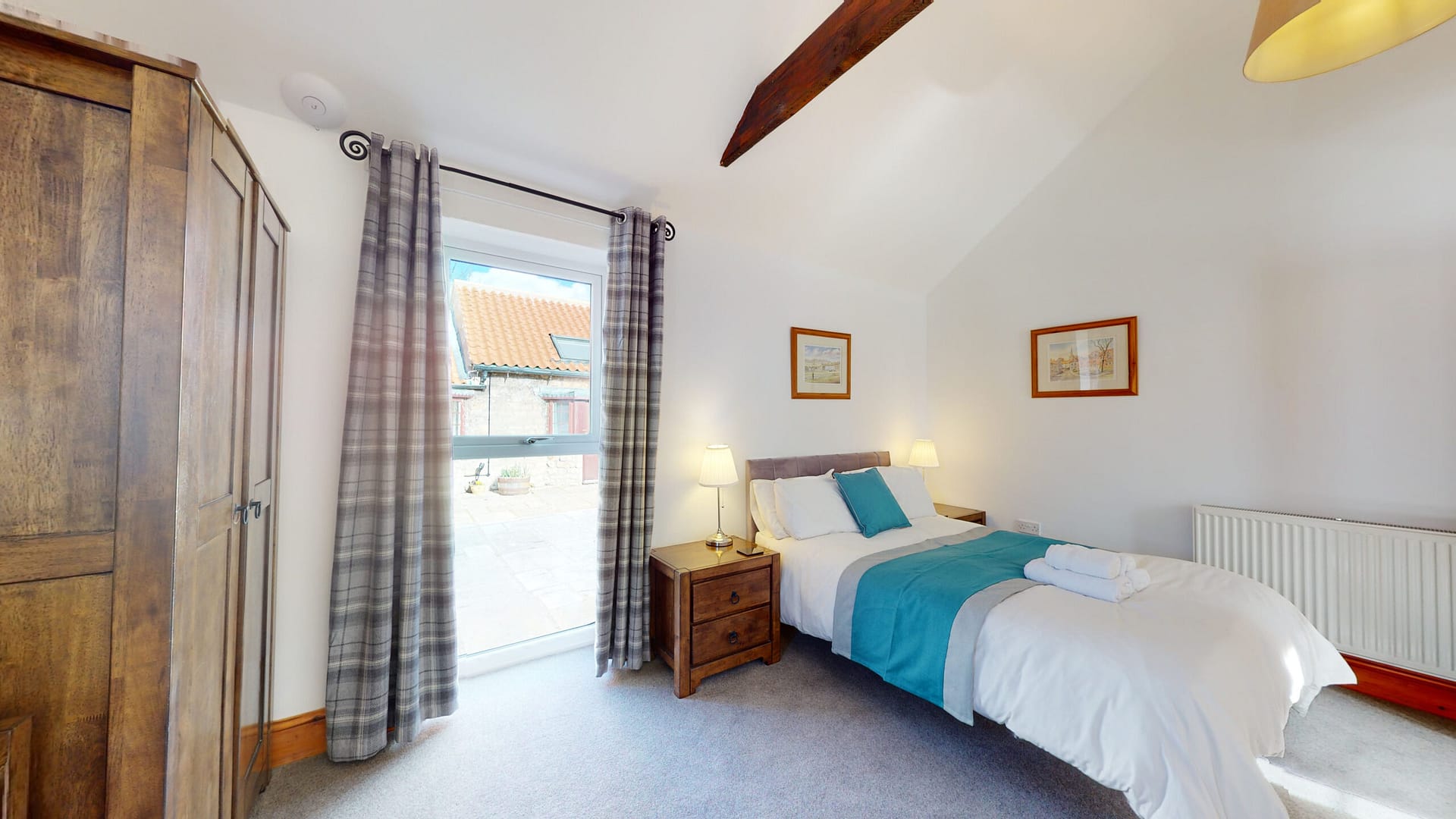 Two Bedroom Hot Tub Cottage In Pickering - The Old Pig Sty