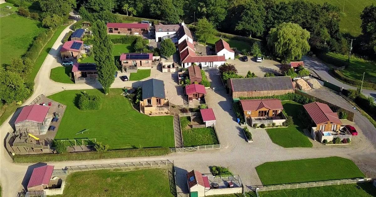 Cottages And Lodges Most With Hot Tubs Near Pickering.